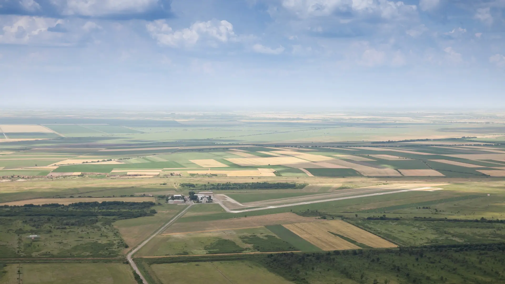 Zabranjen rad pet malih aerodroma u Srbiji