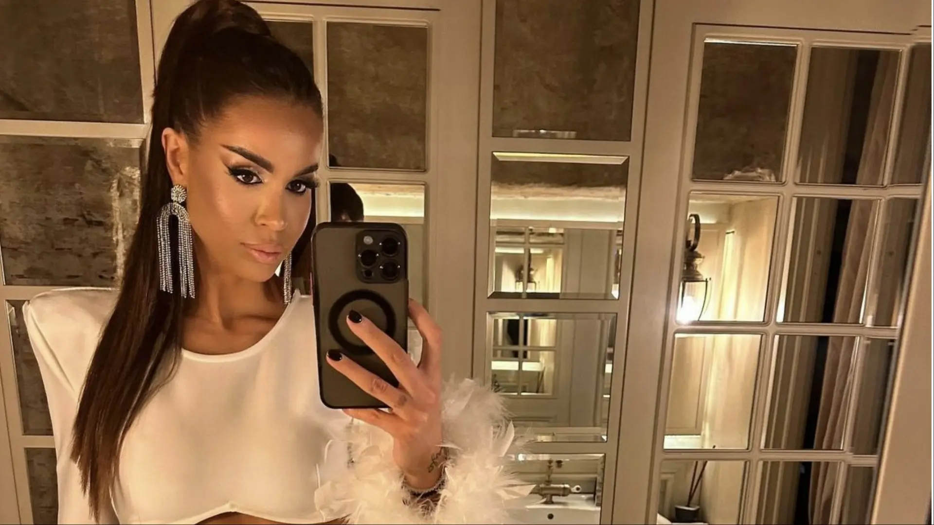 Razvedena, ima dvoje dece, voli luksuz i da kuva: Ko je 'Tačkasta Mara ...