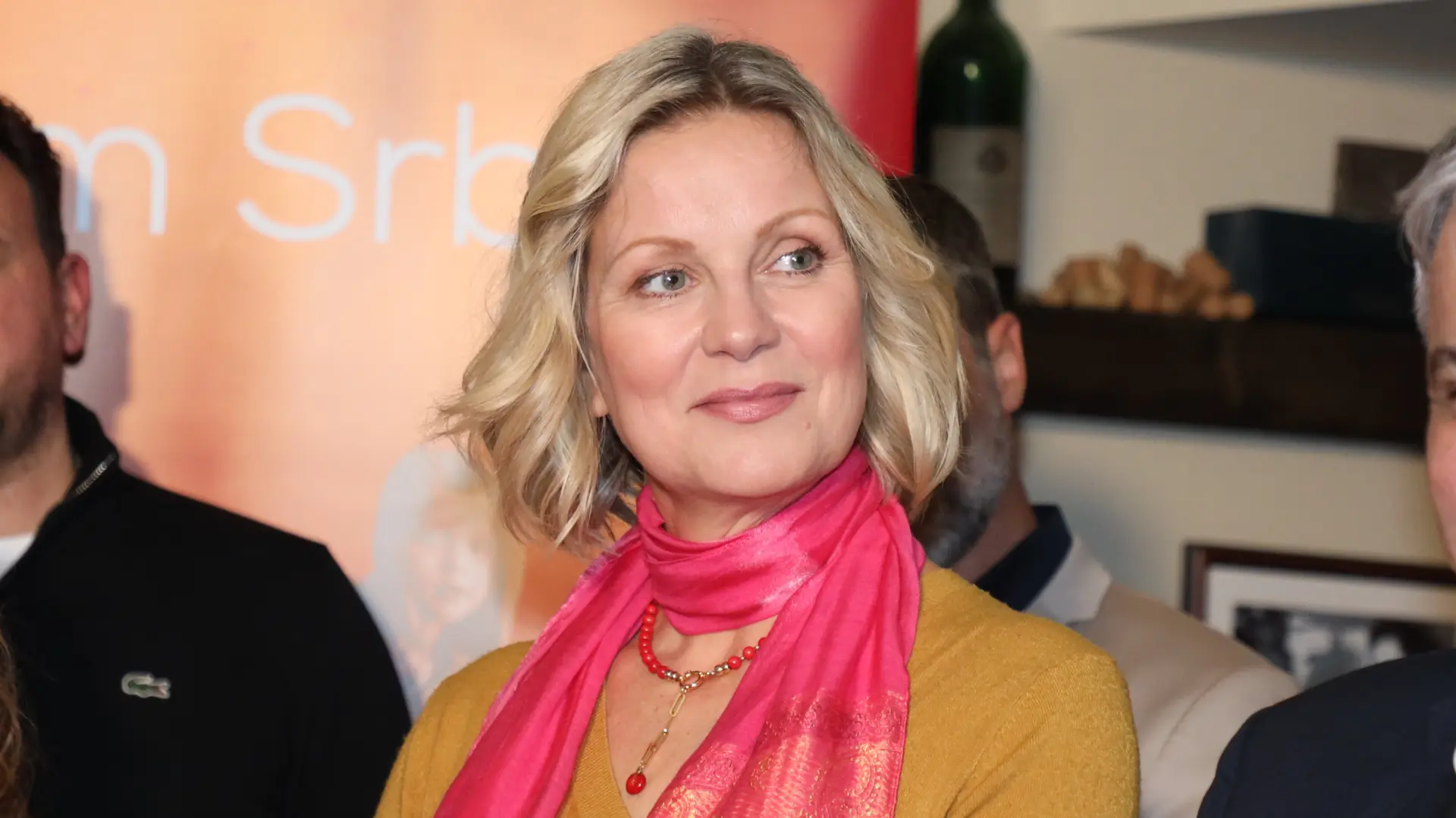 Naša glumica doživela nezgodu: Oglasila se i pokazala nogu u gipsu