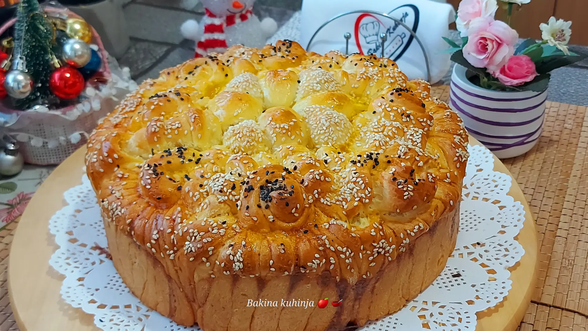 Praznična pogača iz bakine kuhinje: Tradicionalni recept za česnicu